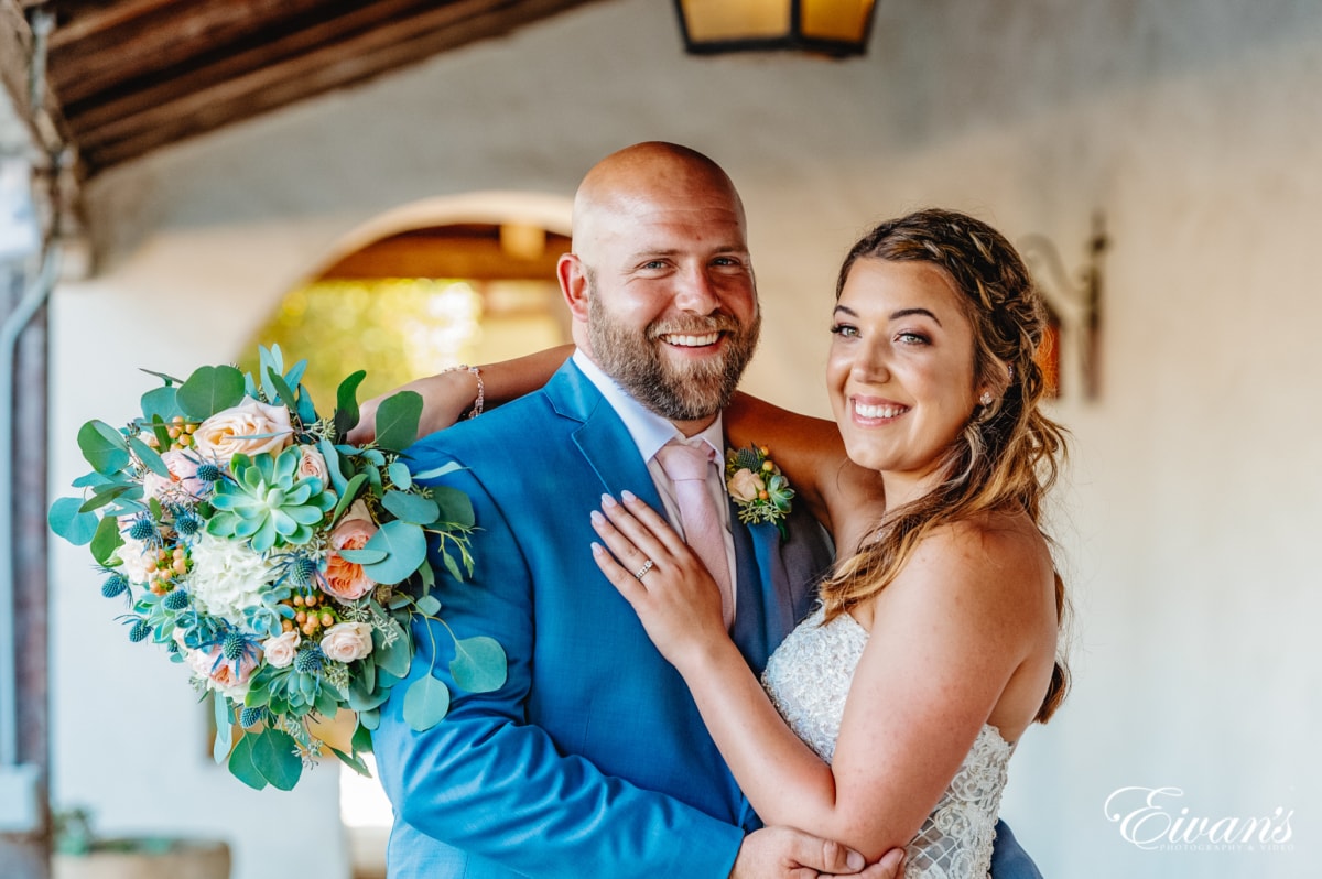 15 Artistic And Unique Wedding Photography Poses