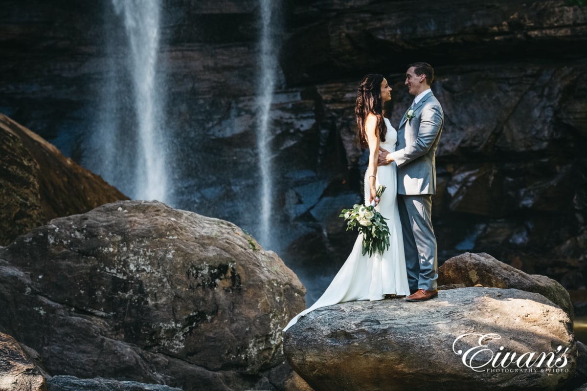 20 Unforgettable Fun Wedding Photo Ideas You'll Love