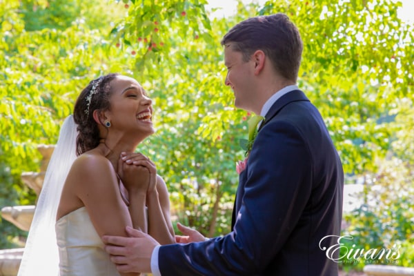 5 Beautiful First Look Wedding Ideas