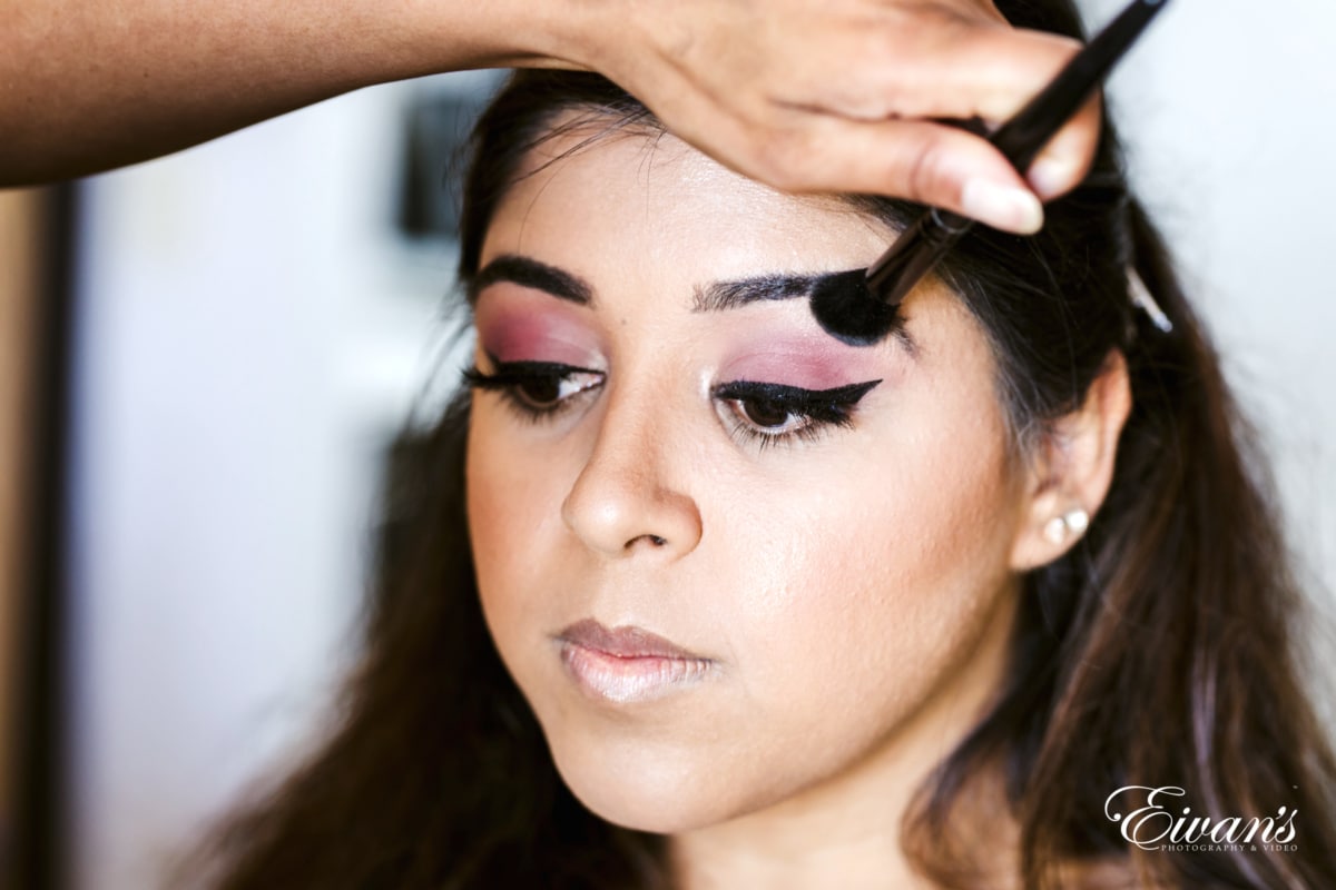Airbrush Vs Traditional Makeup Wedding - Must read for all brides