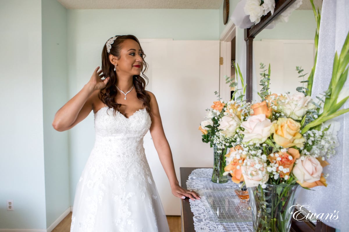 Airbrush Vs Traditional Makeup Wedding - Must read for all brides