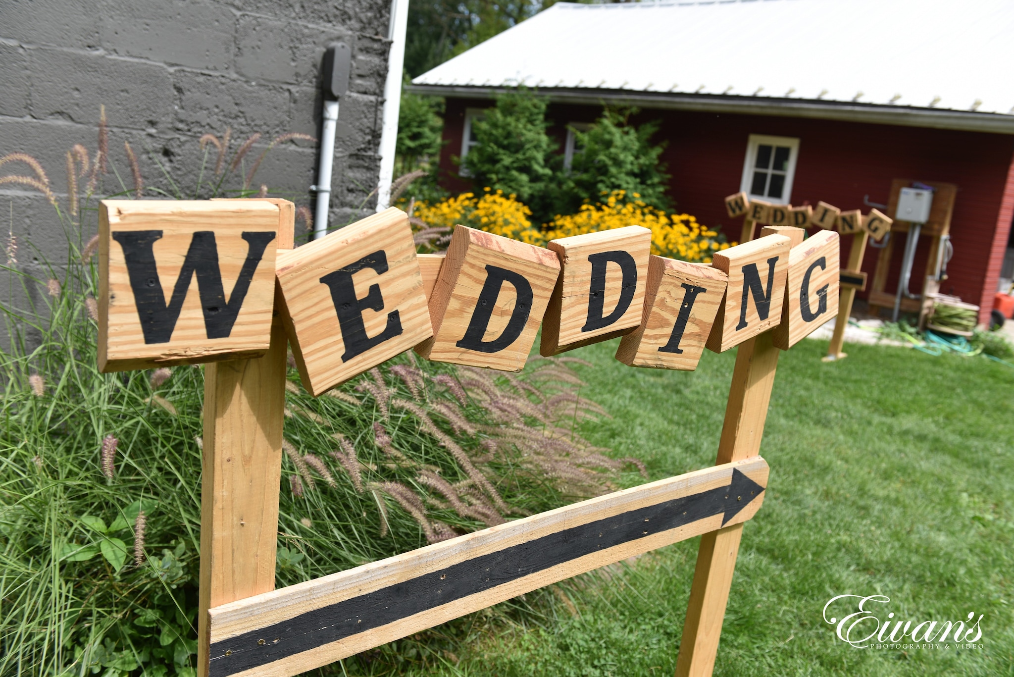Wedding Sign Ideas That You’ll Love | Eivan's Photo & Video